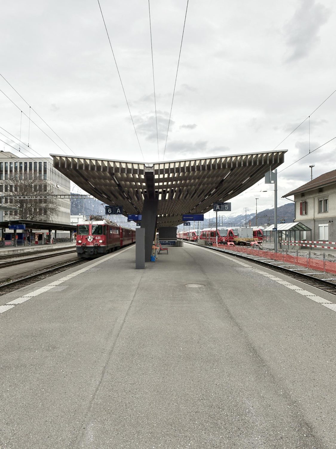 Bahnhof Landquart | Penzel Valier, Zürich / Architekten - BauNetz ...